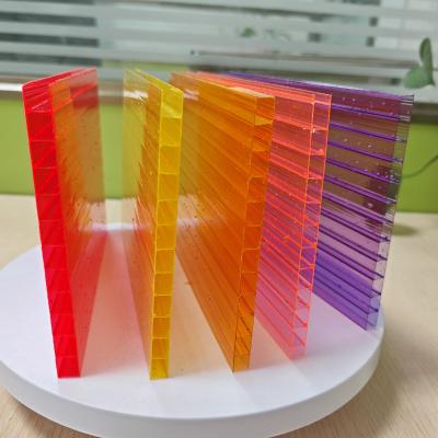 Cina Lastra cava in policarbonato rosa Leggera Facile da maneggiare e installare per scopi decorativi e funzionali in vendita
