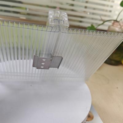 中国 断熱屋根用四層U字ロックポリカーボネートシート 販売のため