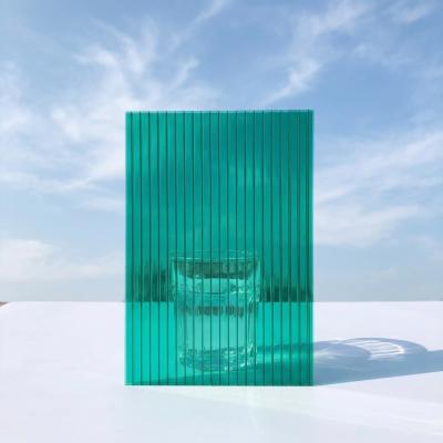 China Green Plastic Polycarbonate Holloow Sheet Lightweight Thickness 4.0mm to 20.0mm Perfect for Signage and Architectural Natural Lighting Solutions for sale