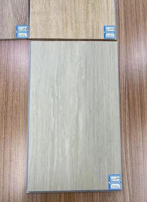 Cina La quercia moderna LS-W8006 clicca la pavimentazione resiliente Spicling facile impermeabile di SPC del vinile in vendita