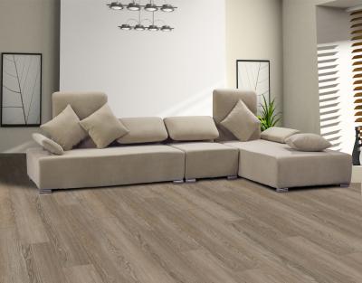 Cina La plancia amichevole del vinile di Eco che pavimenta lo SPC 5.5mm Unilin clicca il retro grano GKBM JR-W17036 di legno di Burlywood di stile in vendita