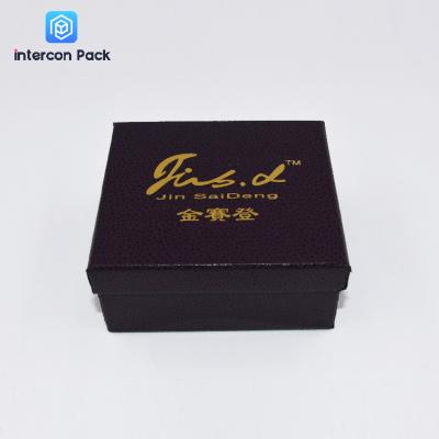Cina Il cuoio di goffratura di qualità superiore di Ring Jewelry Boxes 120g ha riempito la superficie dorata di carta in vendita