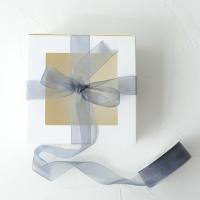 China Custom Foldable Flexo Printing C1S C2S Paper Cake Box with Clear Window Eco Friendly 6x6x4 inch for sale
