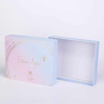 China Het roze Blauwe de Dozen van 300gsm Art Paper Custom Luxury Apparel Hete Stempelen Te koop