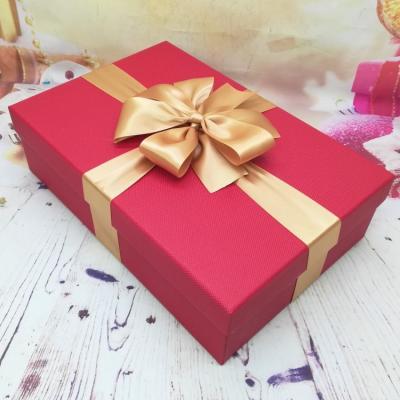 China Dozen van de de Giftverpakking van Kerstmissokken CMYK de Magenta Van golfkarton Te koop