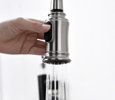 Cina Rubinetto di miscelatore spazzolato ritrattabile attivato moto della cucina del nichel del rubinetto del lavandino di DC4.5-6.5V in vendita