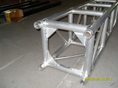 China Easy Transport Aluminum Square Truss Square / Curve Shape For Indoor Performance for sale