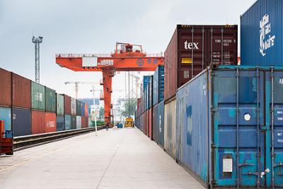 Cina DDP Dubai Delivery Services Fornire soluzioni di trasporto merci flessibili per il trasporto aereo di merci/container dalla Cina a Dubai in vendita
