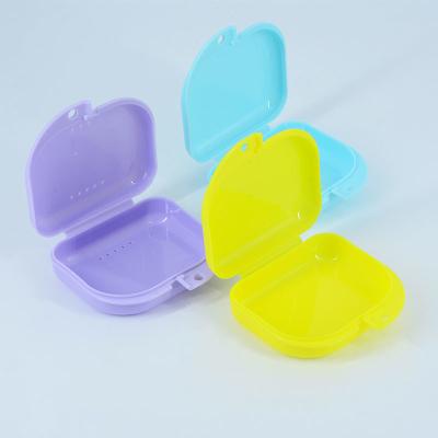 Cina Cassa di conservatore per protesi dentali UV ortodontiche in plastica colorata in vendita