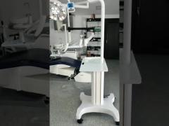 Floor Standing Type Implant Operation Surgical LED Light 4000-5500K Color Temperature