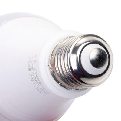 Cina Il certificato di plastica PF0.92 di RoHS raffredda le lampadine bianche del LED in vendita