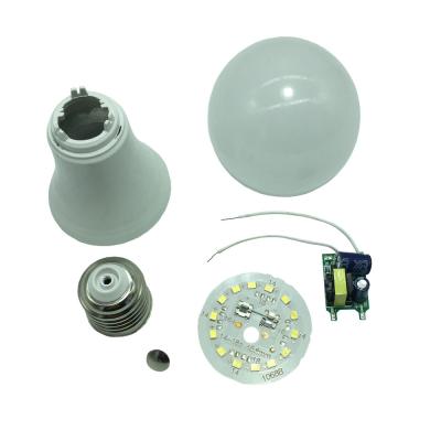 Cina Il certificato di plastica PF0.92 di RoHS raffredda le lampadine bianche del LED in vendita