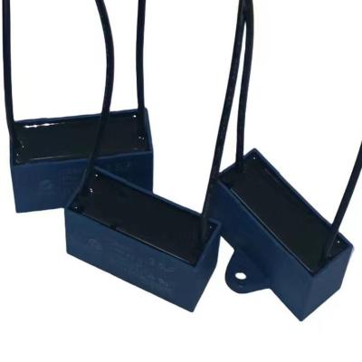 Cina CBB61 450V 3.5UF Lunghezza di linea 150 AC condensatore motore con triangolo di plastica con foro di localizzazione in vendita