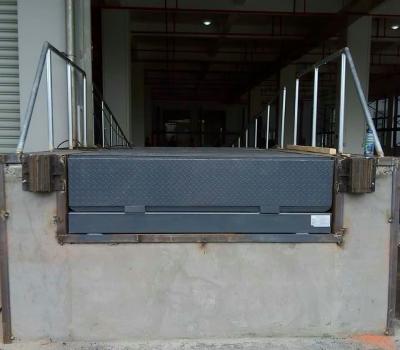 China Levelers de doca estacionários ou fixos do armazém que carregam e que descarregam a rampa elétrica 6 toneladas de capacidade à venda