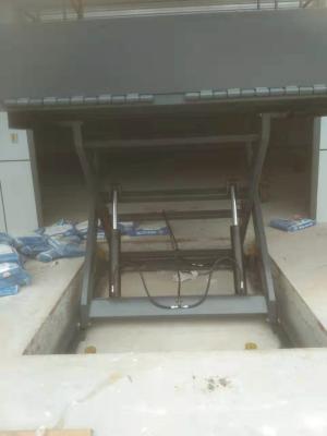 China Hydraulische Lading het Opheffen Doklift voor de Goederen van de Containerlading met Handveiligheidsklep Te koop