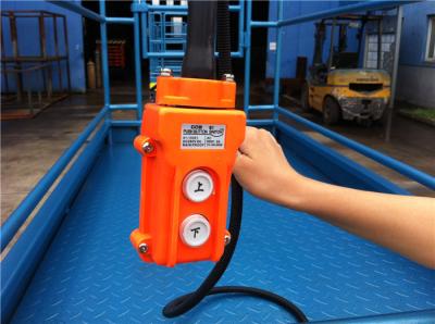 China Two Control Box Mobile Scissor Lift Table 380V 50HZ Voltage Scissor Arm Support for sale
