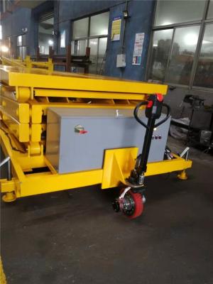 China Móbil de passeio motorizado aéreo interno/exterior da roda da plataforma de funcionamento Scissor o elevador à venda