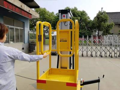 Cina Giallo idraulico su forte aereo mobile dell'ascensore dell'uomo della piattaforma di lavoro di anti scivolo in vendita