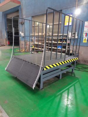 China Chargement d'entrepôt/déchargeant l'ascenseur de dock, la balustrade 1000mm pour les appareils de manutention ou le chariot élévateur hydraulique for sale