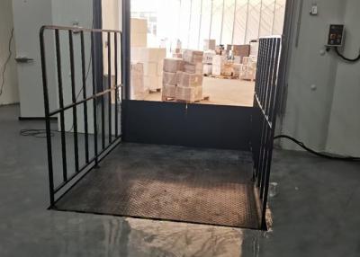 China Tableau de ciseaux, ascenseur de dock avec la charge utile hydraulique 2.5T et deux morceaux de lèvre pour le fonctionnement de dock for sale