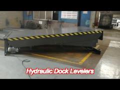 industrial electric hydraulic dock plate ,dock leveler with 2 pieces 250*250*100mm bumper