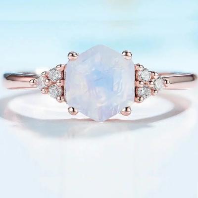 Cina Anello delicato di 925 Sterling Silver Fashion Design Exquisite Moonstone in vendita