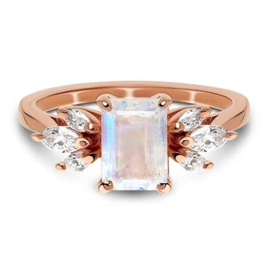 Cina Anello delicato di 925 Sterling Silver Fashion Design Exquisite Moonstone in vendita
