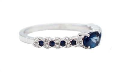 Cina S925 d'avanguardia Sterling Silver Natural Jewelry Sapphire CZ Ring Simple Design For Ladies in vendita