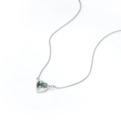 Cina 925 luce naturale semplice d'argento Moss Agate Necklace For Sale a forma di cuore verde elegante brillante in vendita