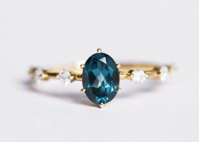 Cina 1.56ct Londra Topaz Ring blu, OEM ovale di Diamond Ring Round Cut di forma in vendita
