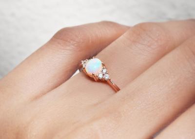 Cina Cobochon ha tagliato l'anello di oro 9K, dimensione naturale di 0.5ct Opal Ring 5×7MM in vendita