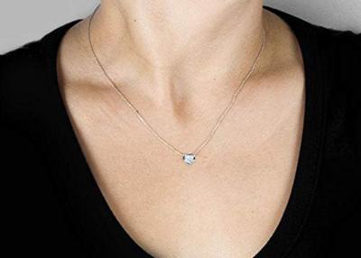 Cina stile dell'incastonatura del cuore delle collane dell'oro di 16inch 14K con 6x6mm Moissanite in vendita