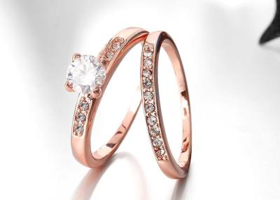 Cina OEM Rose Gold Engagement And Wedding Ring Set con la pietra di 0.44CT 5mm in vendita
