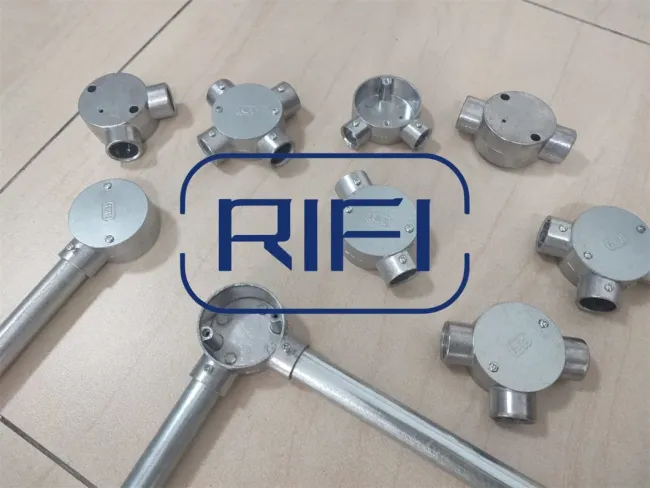 Connect EMT Conduit Pipe Aluminum Junction Box Angle a Way Circular Box