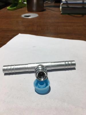 China Through pipe fittings R134a High Low Pressure valve air conditioning Hose fitting A/C Hose fittings with R134a port for sale
