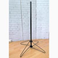 China Wire Base Spinner Pockets Rotatable Black Metal Book Display Stand for sale