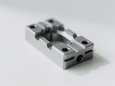 China Piezas de moldes metálicos personalizados de alta precisión con inspección de proyección 2D en venta