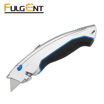 China 19mm Blade Rubber Cutting Knife Self Retracting Safety Utility Knife for sale