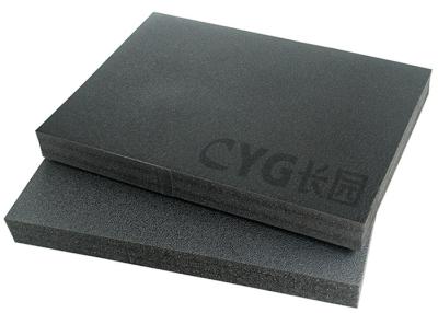 China Zwarte Brand - het Schuim van de vertragersisolatie 12mm/15mm Dikte met Aluminiumfolie Te koop