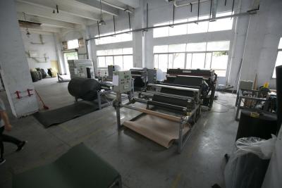 Cina Uso chiuso amichevole espulso degli sport acquatici del rotolo dell'isolamento della schiuma del pe delle cellule di Eco in vendita