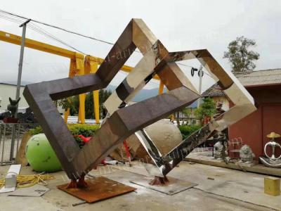 China Unique Design Tidy Metal Art Sculpture Of Cube Modern Art Shape As Garden Decor for sale