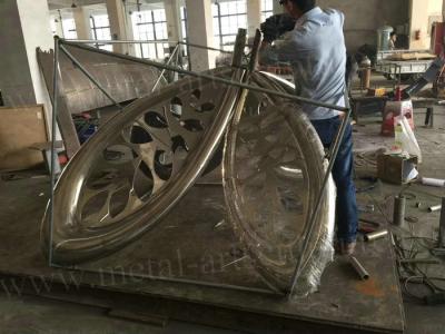 China Honed Leaf Stainless Steel Sculpture / Resistant Sculpture For Garden Decoration for sale