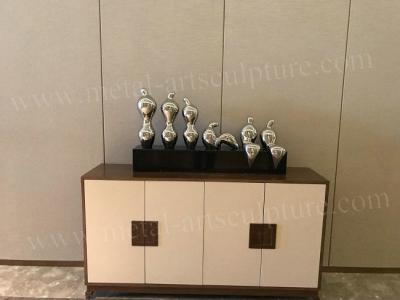 China Polished Famous Abstract Sculptures Stainless Steel Art Sculpture Customized Size for sale