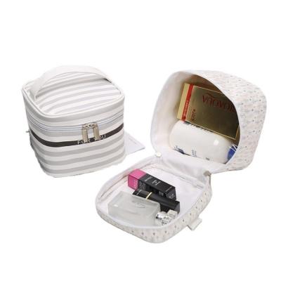 Cina stoccaggio portatile all'aperto tenuto in mano ISO9001 della borsa cosmetica dell'unità di elaborazione del BM di 14x14x13cm in vendita