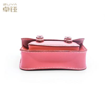 Cina Corpo inter- delle donne dell'unità di elaborazione di cinghia di cuoio del fermaglio della falda casuale quadrata rosa della borsa a tracolla in vendita
