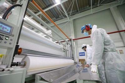 China 1600mm Ssms PP Spunbond Nonwoven Fabric Machine Manufacture Nonwoven Fabric for Hygiene Medical Operation for sale