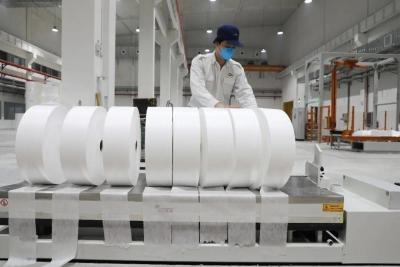 China Five Beam 3200mm Ssmms/Smmss Spunmelt PP Non Woven Diaper Making Machine and Spunbond Fabric Machine for diaper for sale