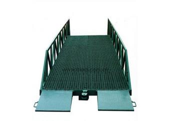 China 2100kg Steel Forklift Portable Yard Ramp for sale