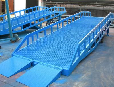 China Steel Mobile Loading Dock with 15000kg Rated Loading Capacity for sale