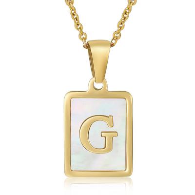 Cina Semplice 15*12MM in acciaio inossidabile 3D Shell Letter Necklace Donna Titanio Acciaio 26 Letter Pendenti in vendita